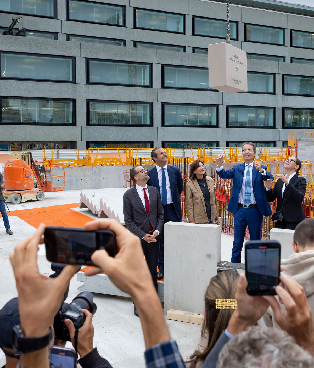 Laying the first stone | The Pictet Group